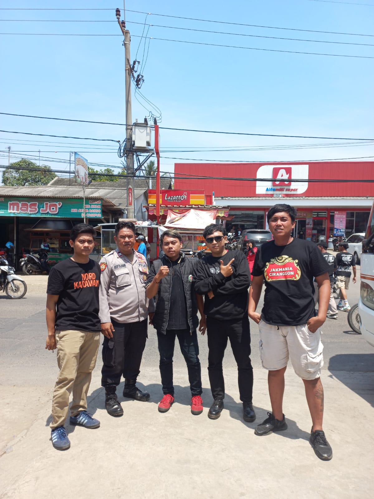 Hindari Bentrokan, Personil Polisi Cek Kendaraan dan Jaga Keberangkatan ...