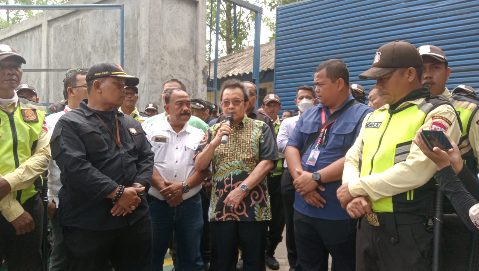 Gruduk Pindo 2, Warga Minta Perusahaan Hentikan Caustik Soda Plant ...