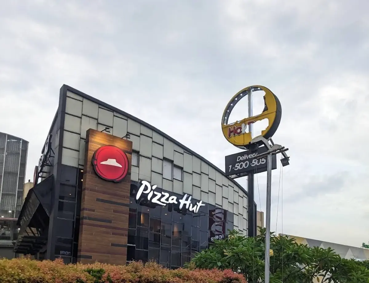 Tempat Favorit Menikmati Pizza Lezat dengan Promo Menarik, Pizza Hut ...