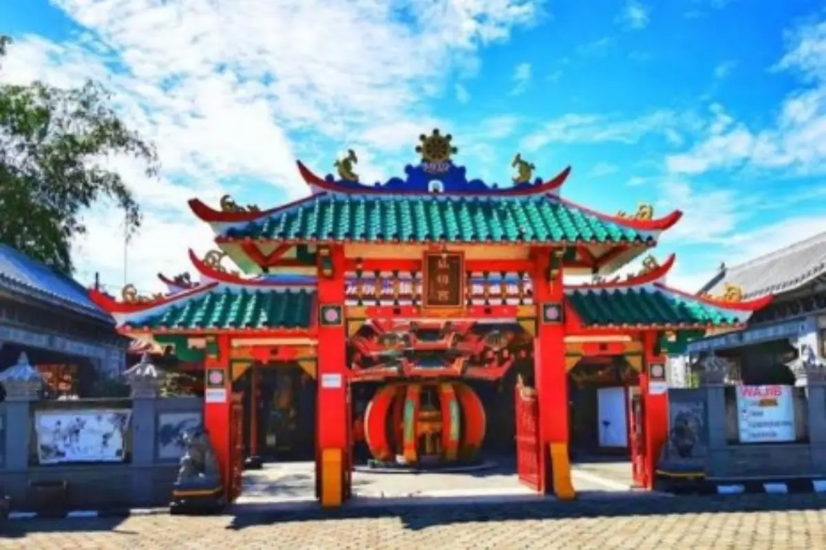 Sian Djin Ku Poh, Kelenteng Tertua di Karawang, Saksi Bisu Jejak ...