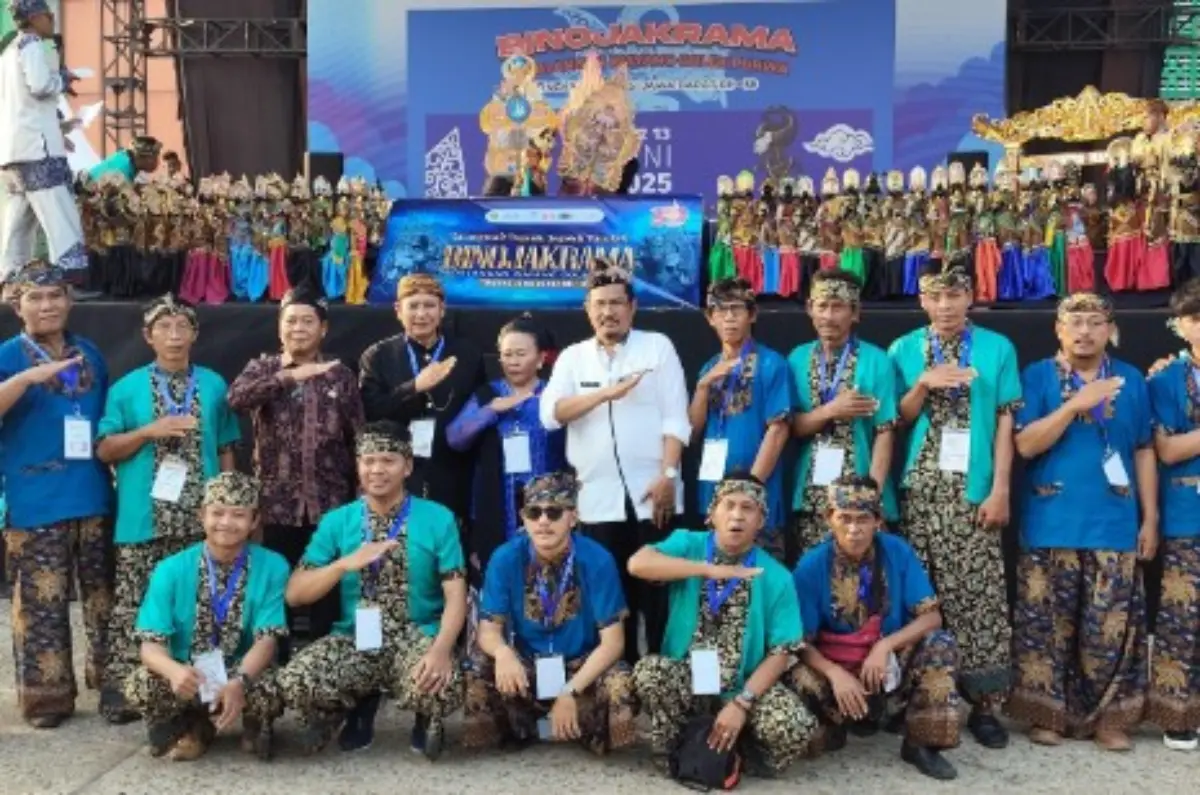 Karawang Emang Jagonya, Dalang Imam R Cecep Supriyadi Raih Juara ...