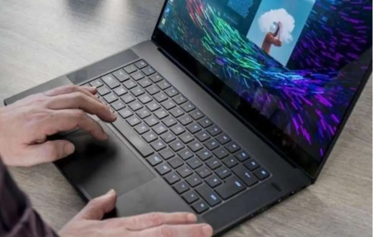 Cari Laptop Spesifikasi Fantastis Buat Desain Grafis? Ini Dia 8 Laptop ...