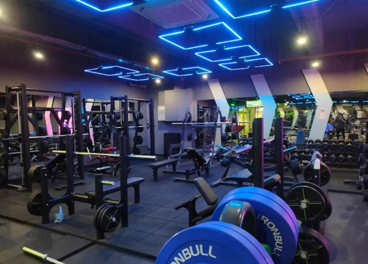 Rekomendasi 6 Gym di Karawang, Plus Manfaat Latihan Gym untuk Tubuh dan ...