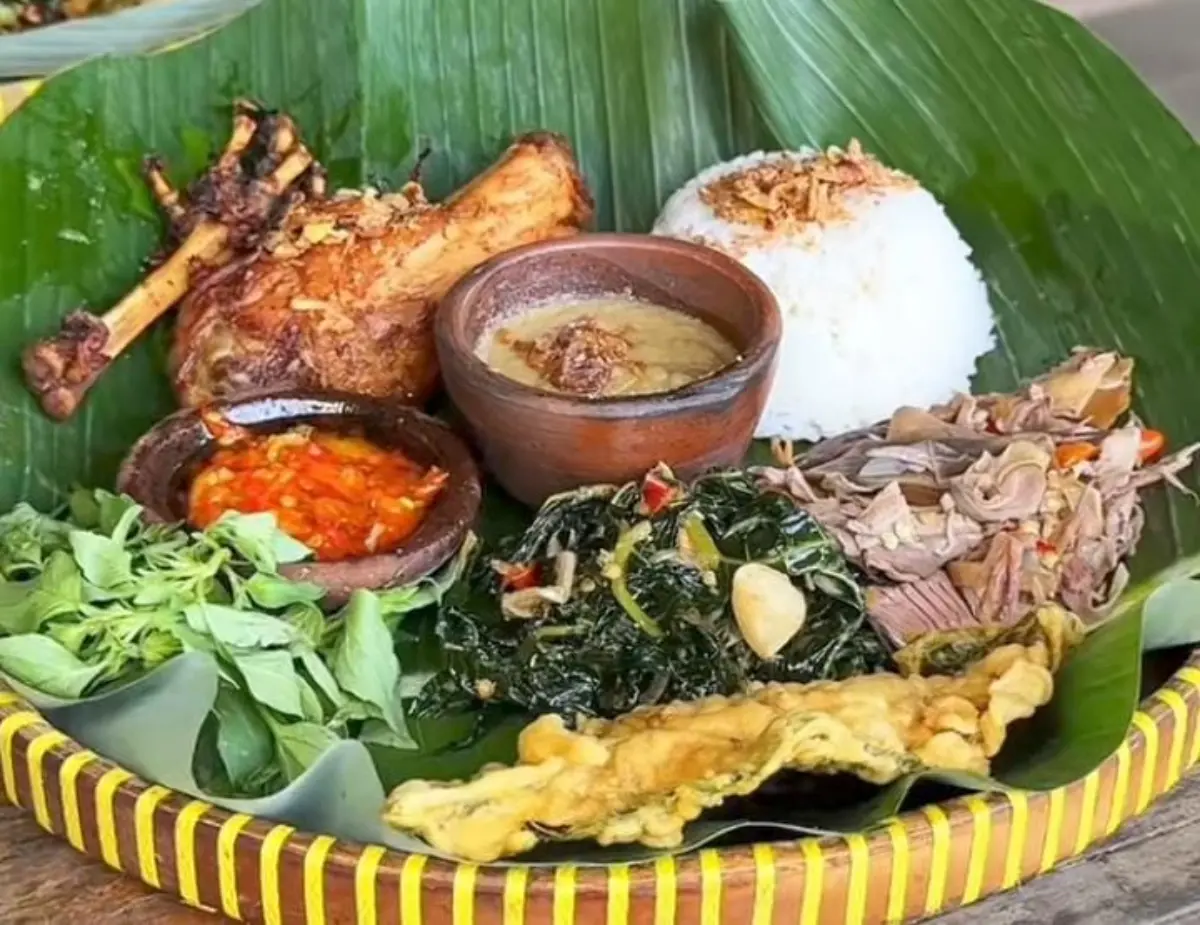 Bekasi Vibes Jogja! Kandang Ingkung Resto: Tempat Makan Unik dengan ...