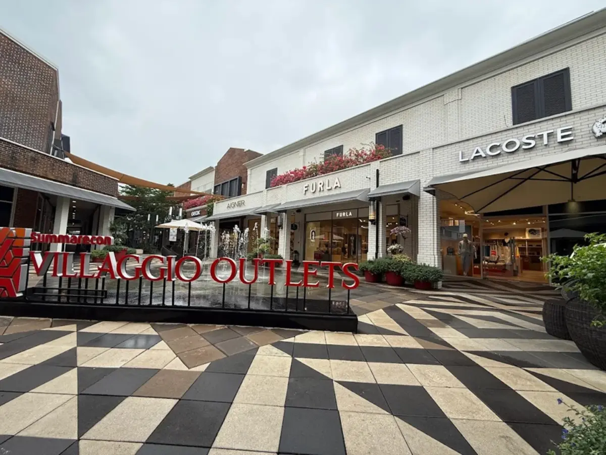 Summarecon Villaggio Outlets: Mall Hits di Karawang, Surga Belanja ...