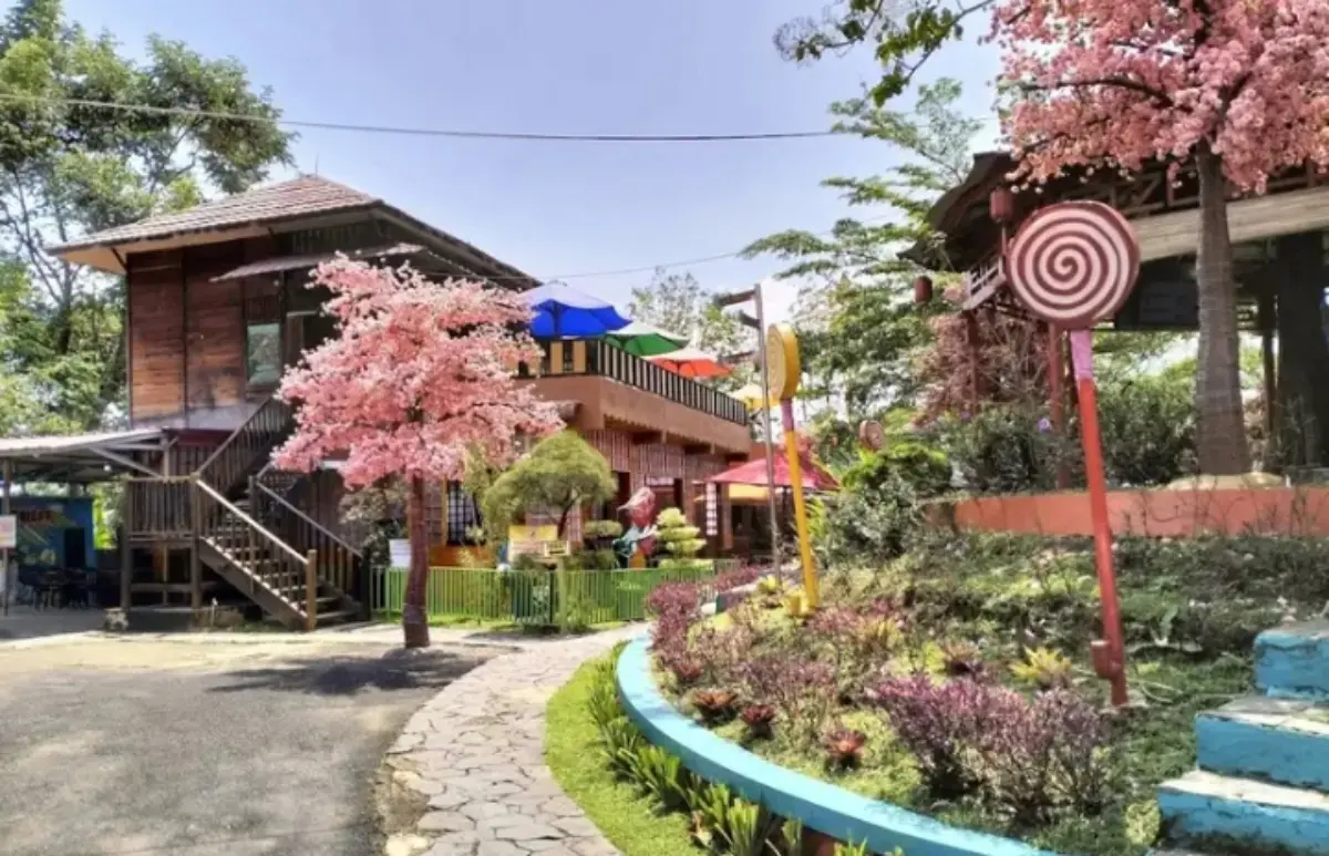 Bingung Libur Nataru Mau Ke Mana? Coba 7 Rekomendasi Wisata Bandar ...